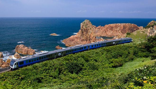 Japan's Top 10 Coastal Railroad | Business | The ORIENTAL ECONOMIST ...